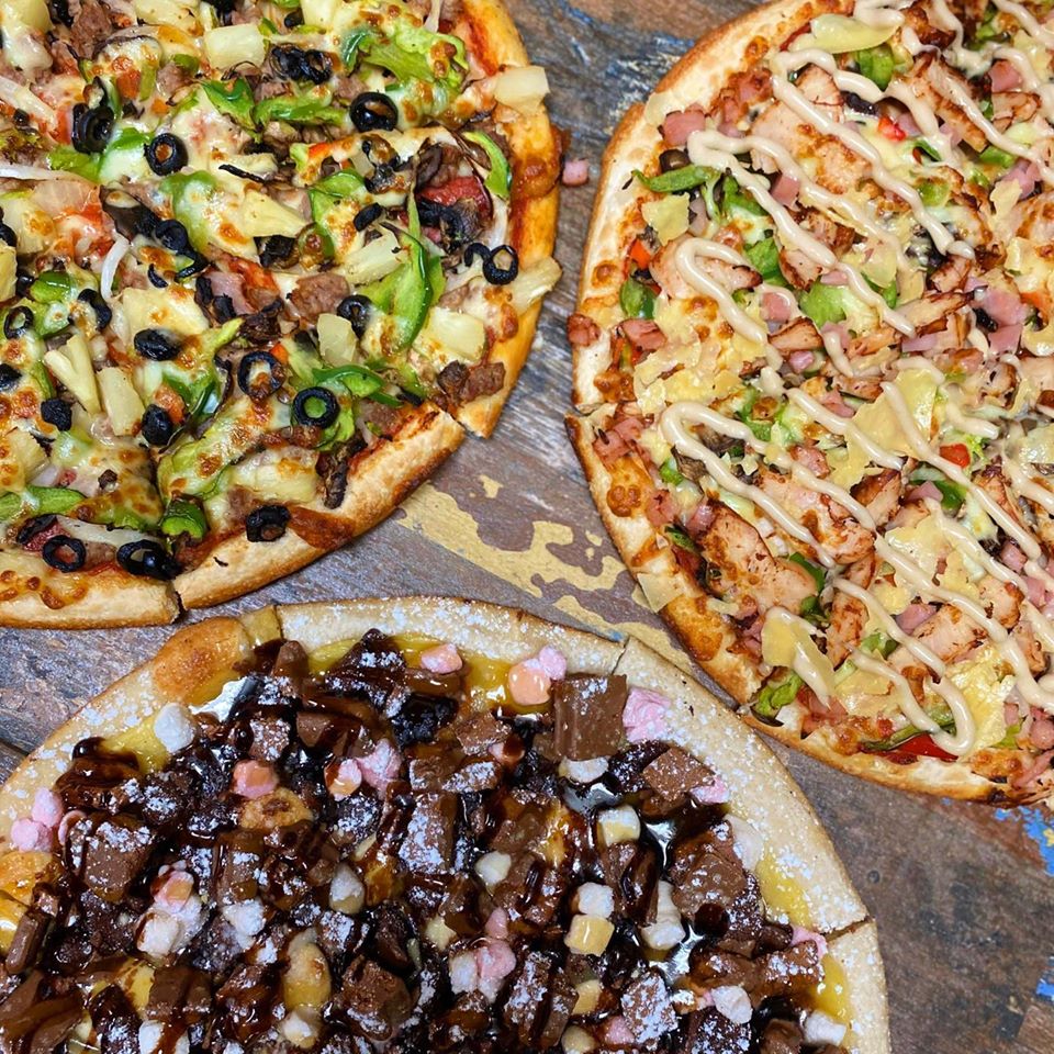 Pizza Place Calliope Celebrates 10 Years - Gladstone News